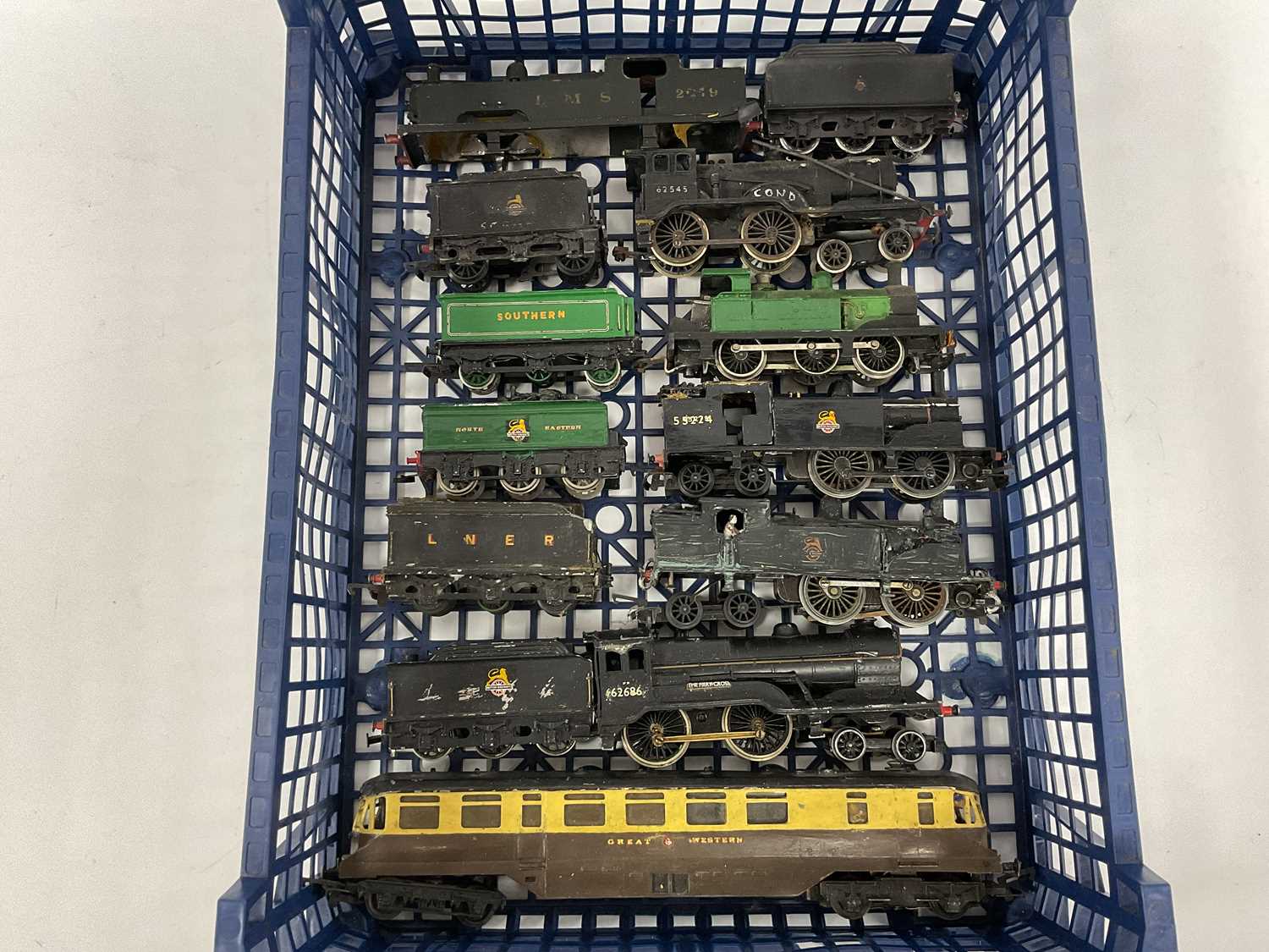 Lot 624 - A quantity of OO scale Locomotives, all kit